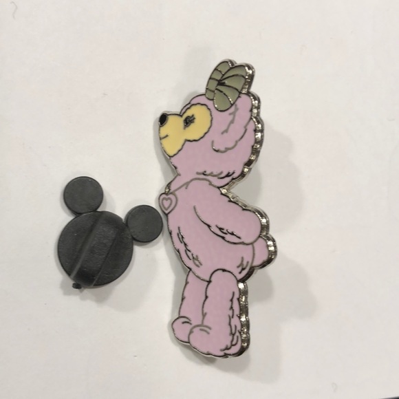 Disney | Accessories | New Shellie Mae Pin | Poshmark